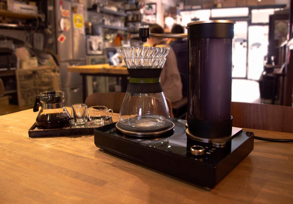 Geesaa, the intelligent pour-over coffee maker, launched on Kickstarter