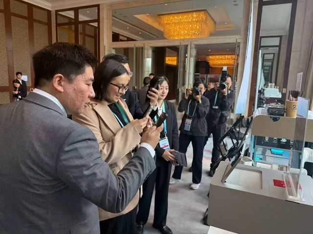 AI Coffee Robot: Anno wows APEC delegates